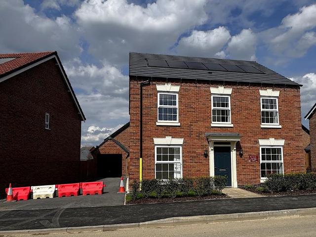 3 bedroom detached house for sale