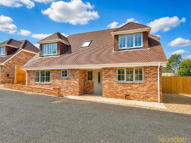 3 bedroom detached house for sale
