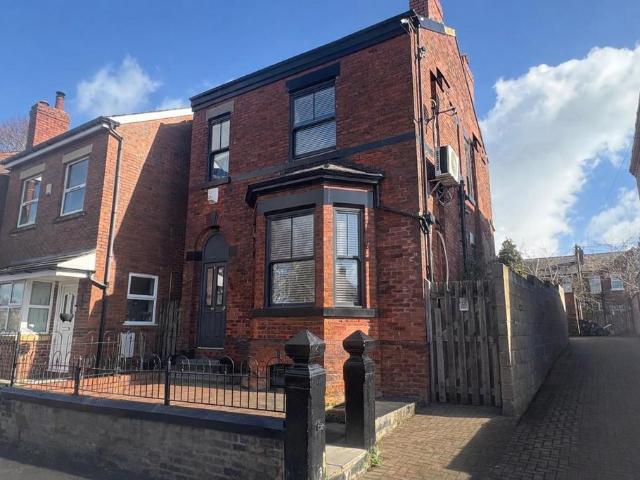 3 bedroom detached house for sale
