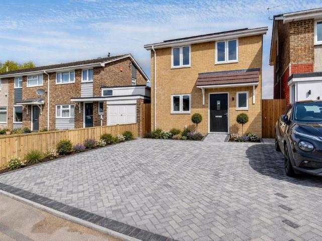 3 bedroom detached house for sale