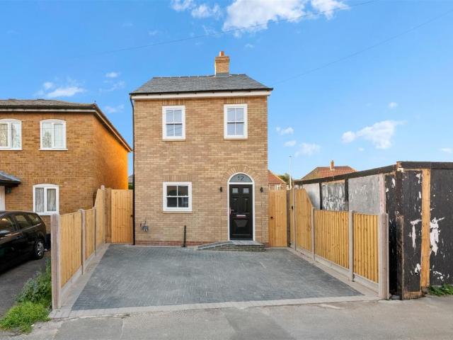 3 bedroom detached house for sale