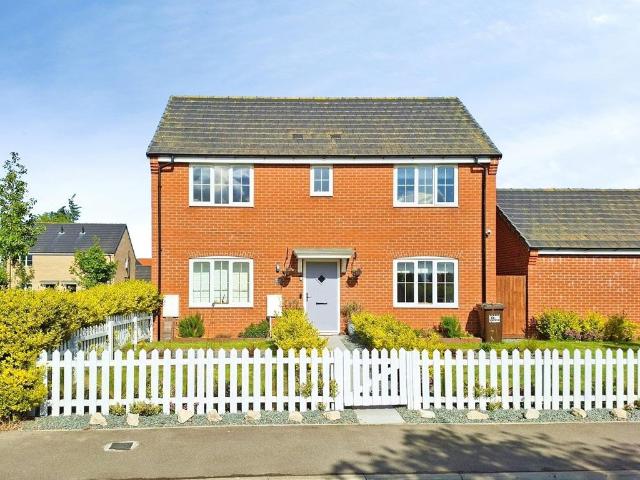 3 bedroom detached house for sale