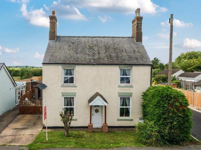 3 bedroom detached house for sale