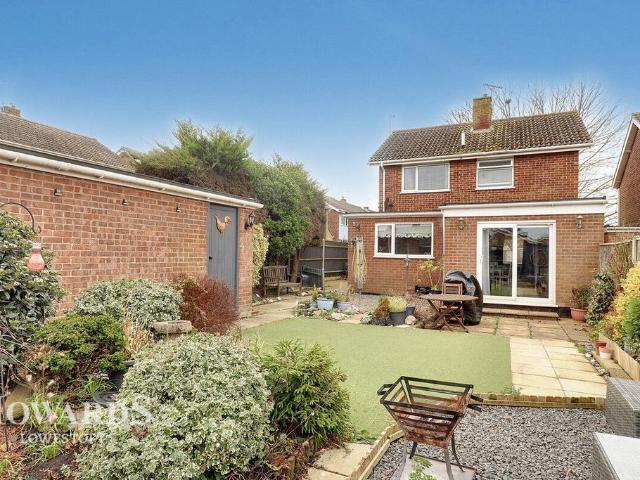 3 bedroom detached house for sale