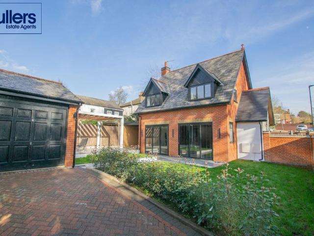 3 bedroom detached house for sale