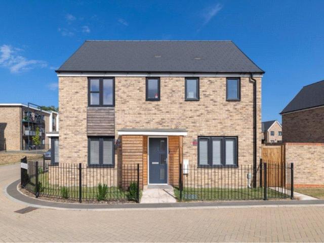 3 bedroom detached house for sale