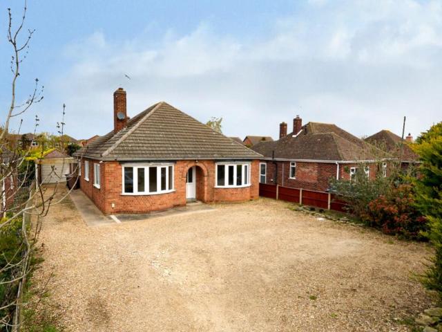 3 bedroom detached bungalow for sale