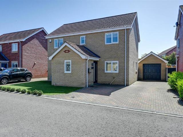 3 bedroom detached house for sale