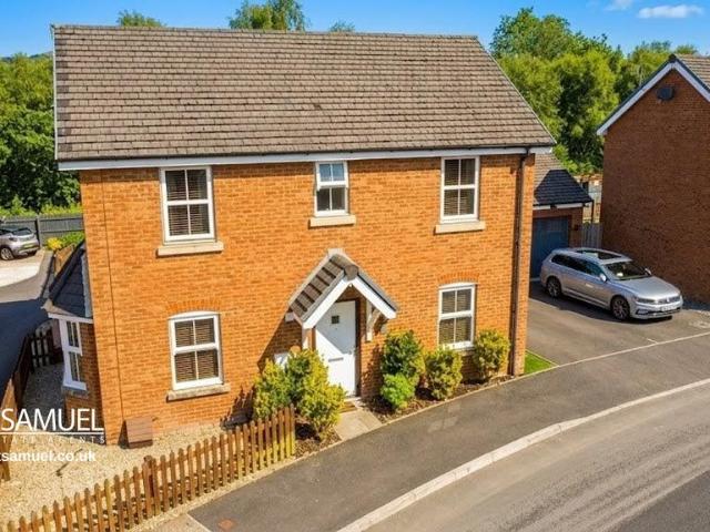 3 bedroom detached house for sale
