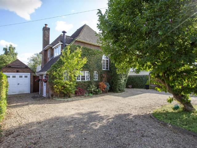 3 bedroom detached house for sale