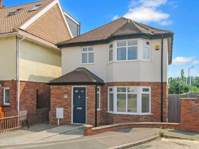 3 bedroom detached house for sale