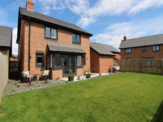 3 bedroom detached house for sale