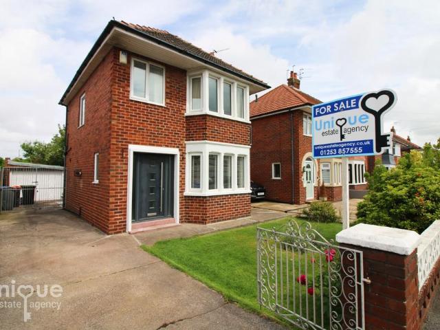 3 bedroom detached house for sale