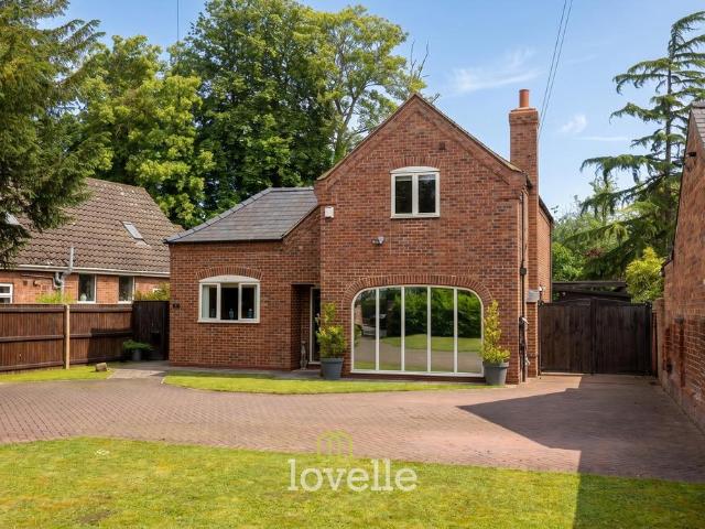3 bedroom detached house for sale