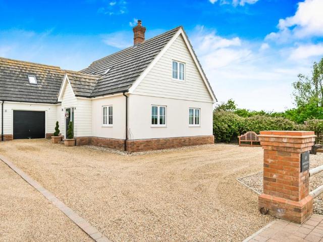 3 bedroom detached house for sale