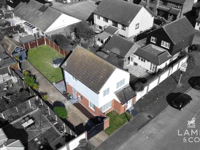 3 bedroom detached house for sale