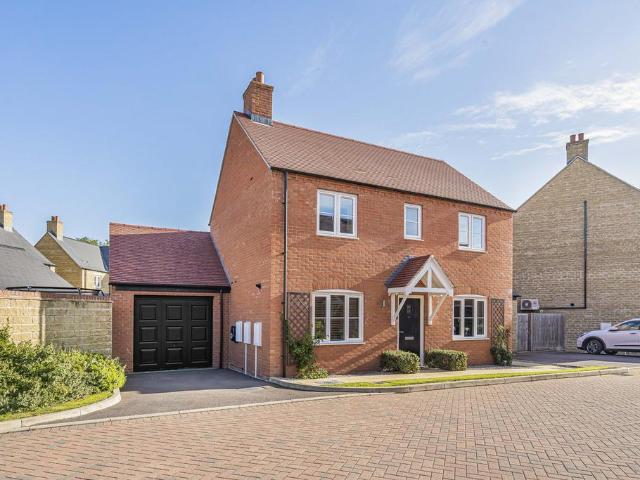 3 bedroom detached house for sale