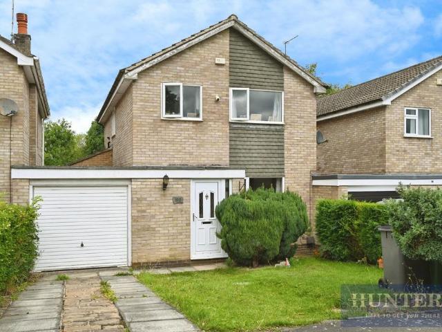 3 bedroom link detached house for sale