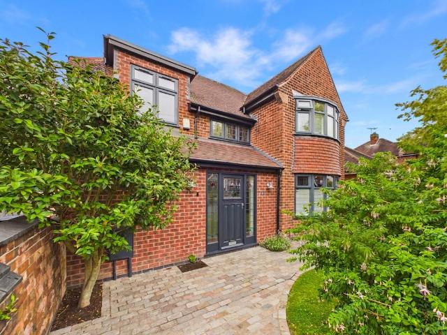 3 bedroom detached house for sale
