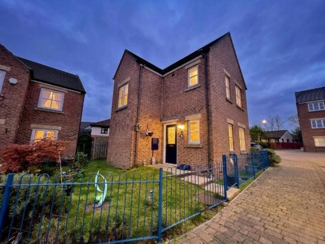 3 bedroom detached house for sale