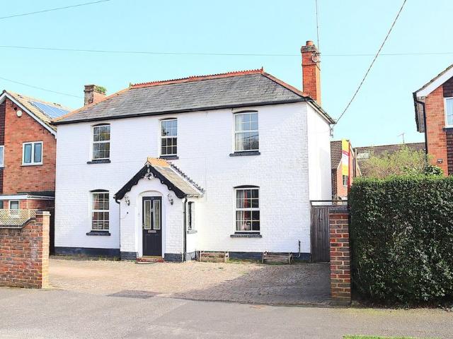 3 bedroom detached house for sale