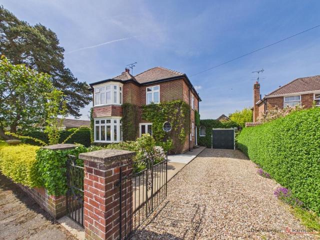 3 bedroom detached house for sale