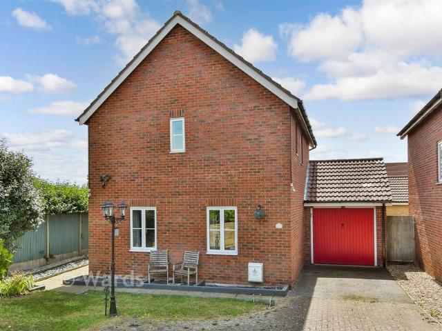 3 bedroom detached house for sale