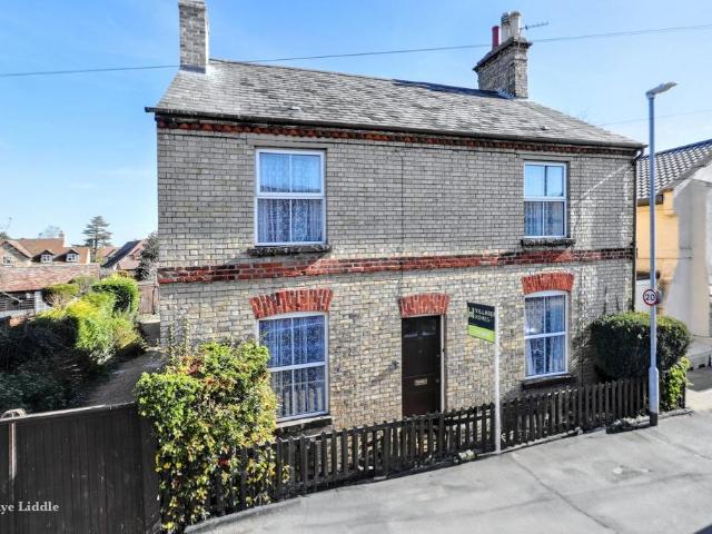 3 bedroom detached house for sale