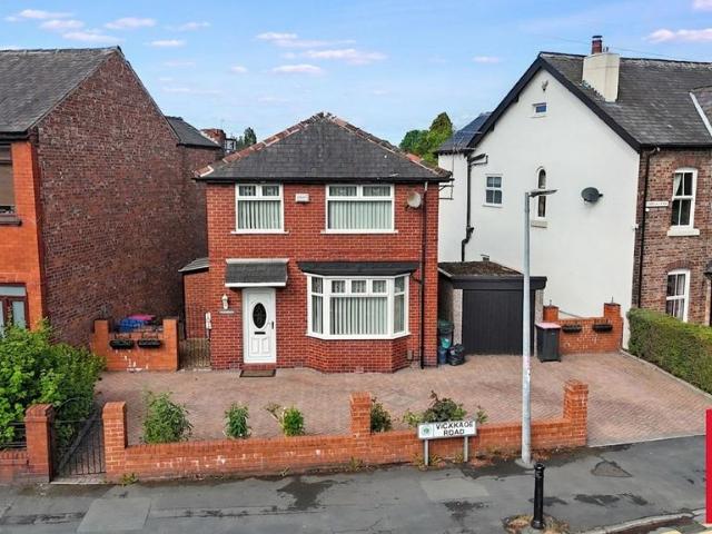 3 bedroom detached house for sale