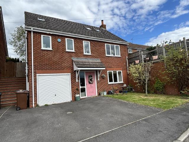 3 bedroom detached house for sale