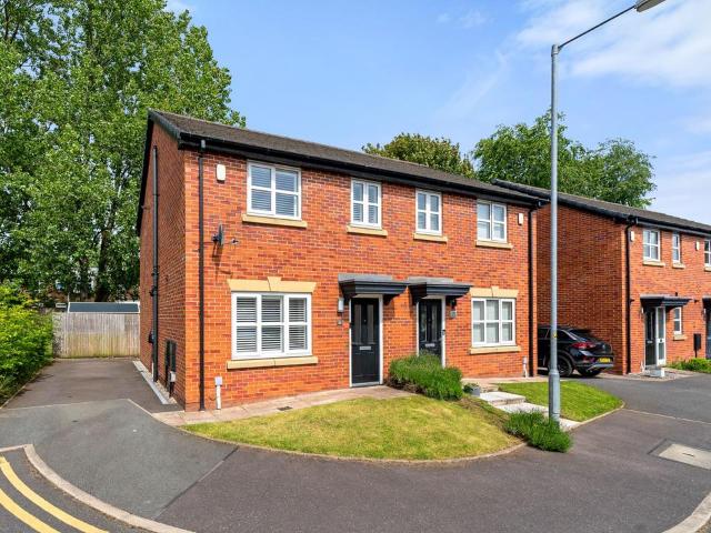 3 bedroom semi detached house for sale