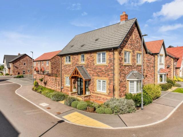 3 bedroom detached house for sale