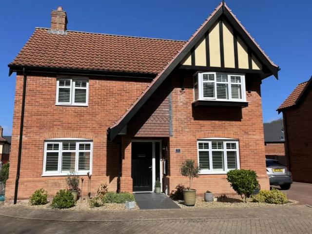 3 bedroom detached house for sale