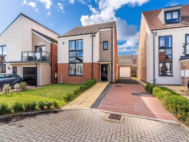 3 bedroom detached house for sale