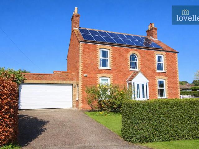 3 bedroom detached house for sale