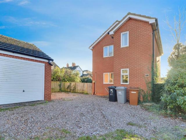 3 bedroom detached house for sale
