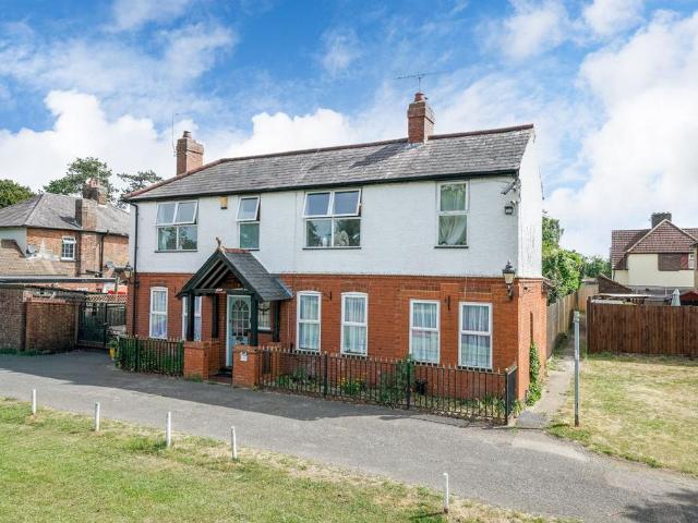 3 bedroom detached house for sale