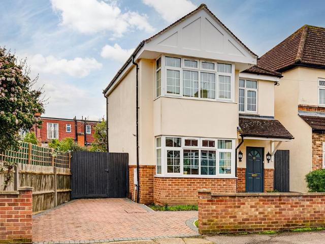 3 bedroom detached house for sale