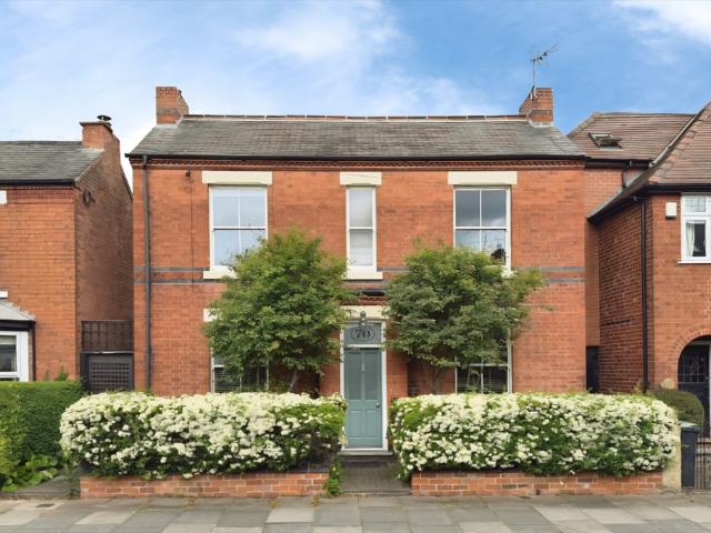 3 bedroom detached house for sale