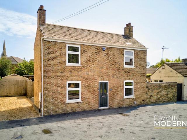3 bedroom detached house for sale