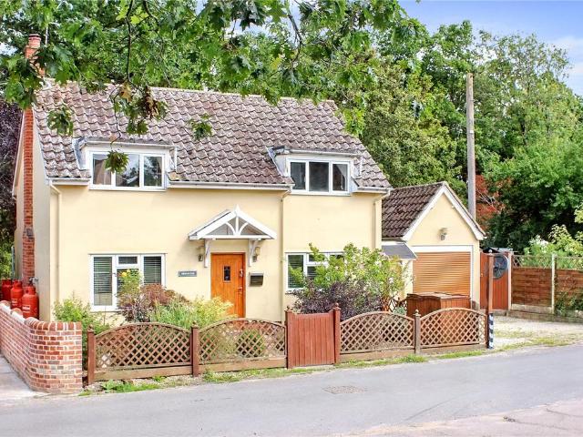 3 bedroom detached house for sale