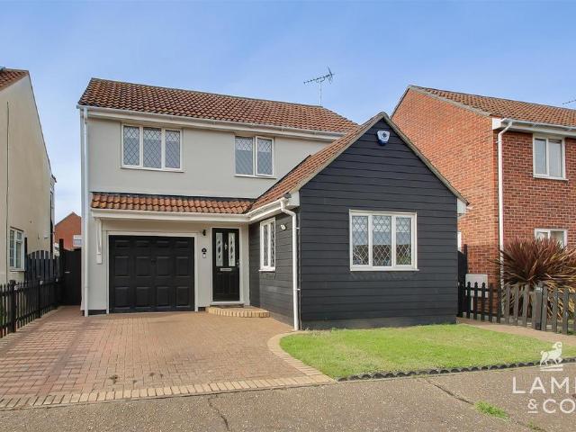 3 bedroom detached house for sale