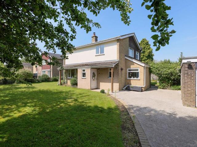 3 bedroom detached house for sale
