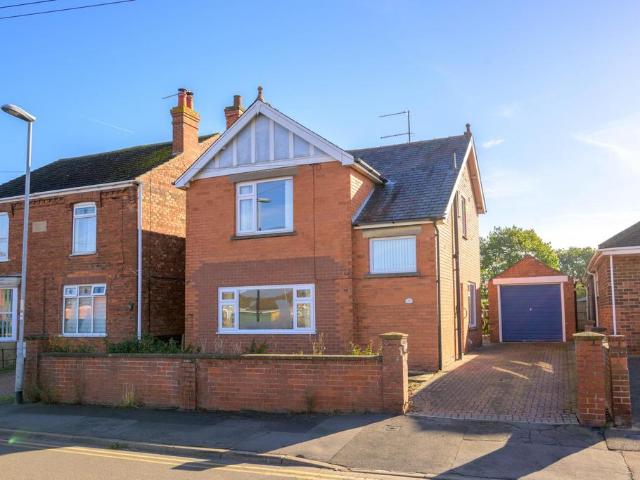 3 bedroom detached house for sale