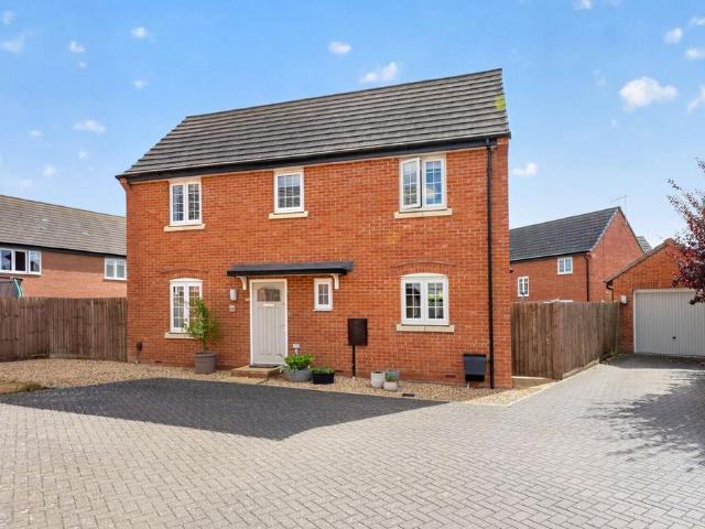 3 bedroom detached house for sale