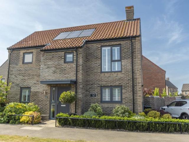 3 bedroom detached house for sale