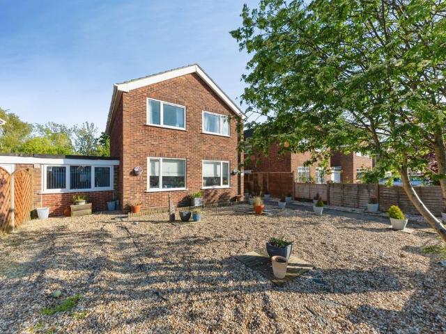 3 bedroom detached house for sale
