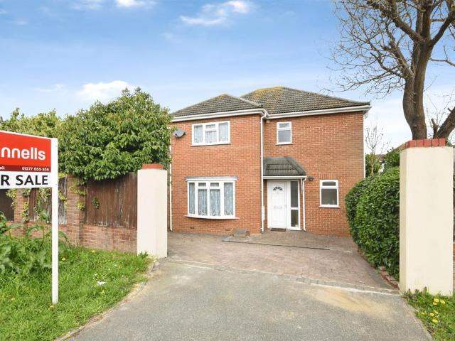 3 bedroom detached house for sale