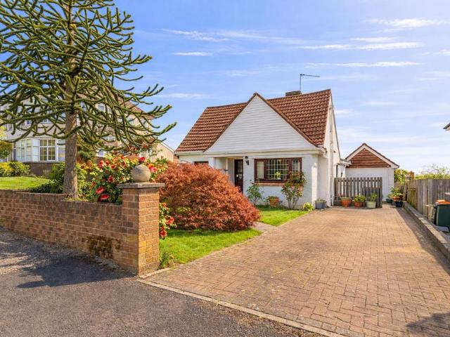 3 bedroom detached bungalow for sale