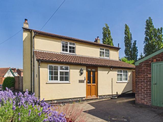 3 bedroom detached house for sale